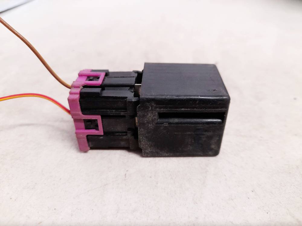 443951307a 3sb004885-02, 3sb00488502 Relay module Audi 100 1993 ...