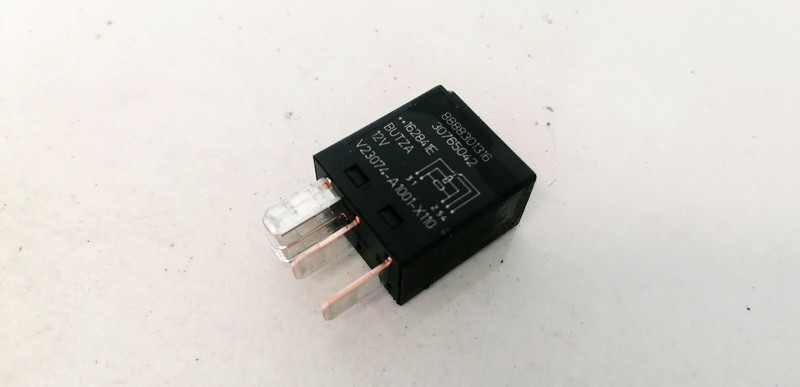 8888301316 30765042 Relay module Volvo V40 2016 2.0L - EIS01091094 ...