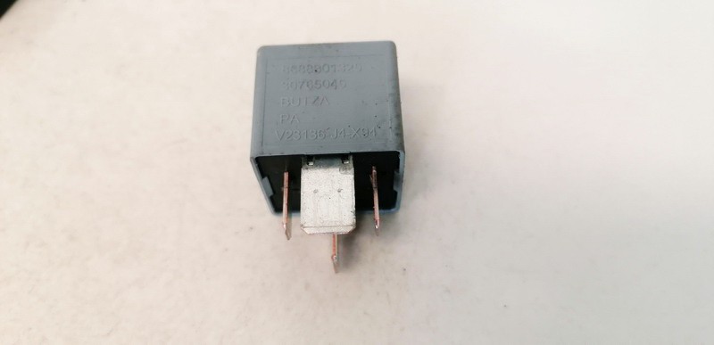 8888301325 30765045 Relay module Volvo V40 2016 2.0L - EIS01091106 ...