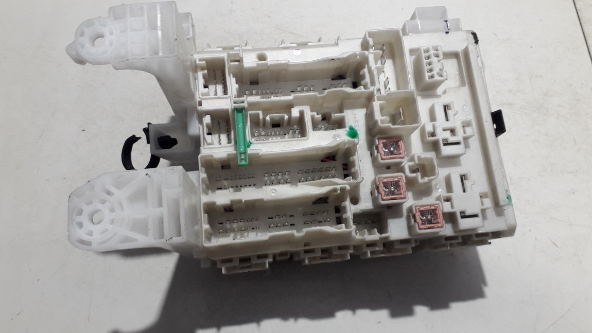 8273012190 82730-12190 Fuse box Toyota Auris 2007 1.6L - EIS00681145 ...