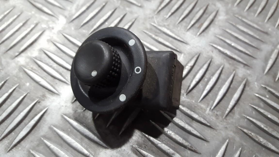 8200002442a used Wing mirror control switch (Exterior Mirror Switch ...