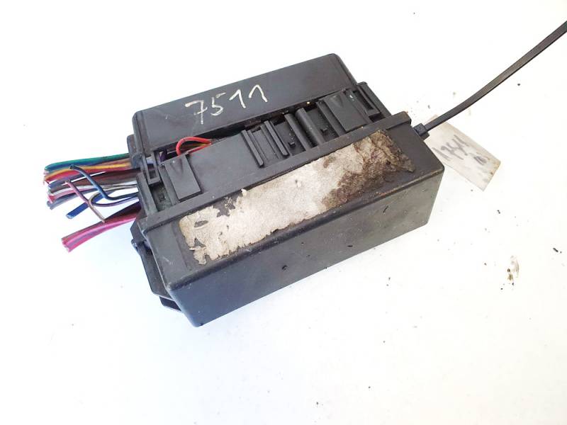 p05084340ac 16238bz Fuse box Dodge Caliber 2007 2.0L - EIS01491172 ...