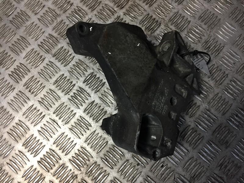 06F199207H Engine Mount Bracket and Gearbox Mount Bracket Volkswagen ...