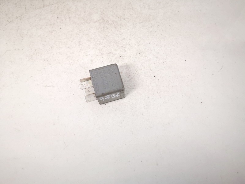 8d0951253a v23134-b52-x301 Relay module Audi A6 2001 2.5L - EIS01580125 ...