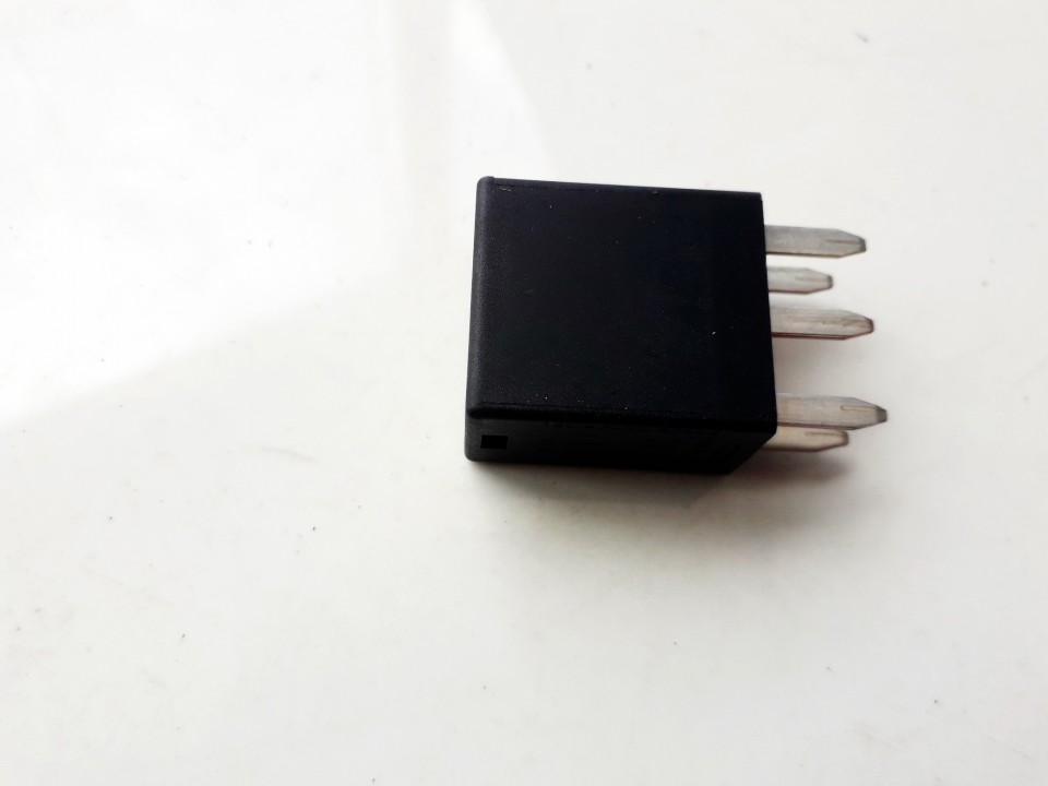 13500128 USED Relay module Opel Insignia 2009 2.0L - EIS00841356 | Used ...