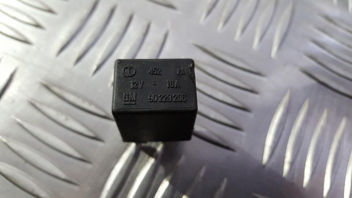 GM90229206 90229206, 452 Relay module SAAB 9-5 1998 - EIS00331385 ...