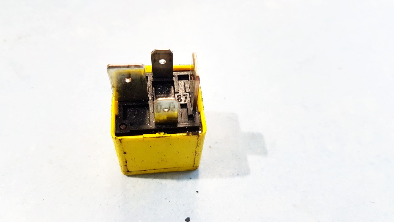 90226846 USED Relay module SAAB 9-3 2006 2.0L 4EUR EIS00891393 | Used ...