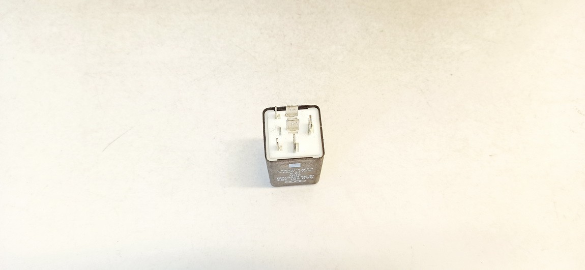 4a0951253 898700000 Relay Module Audi A4 1998 1 8l Eis01010145 Used