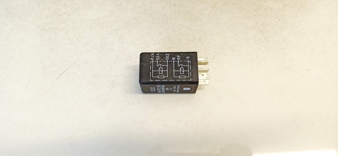 4a0951253 898700000 Relay Module Audi A4 1998 1 8l Eis01010145 Used