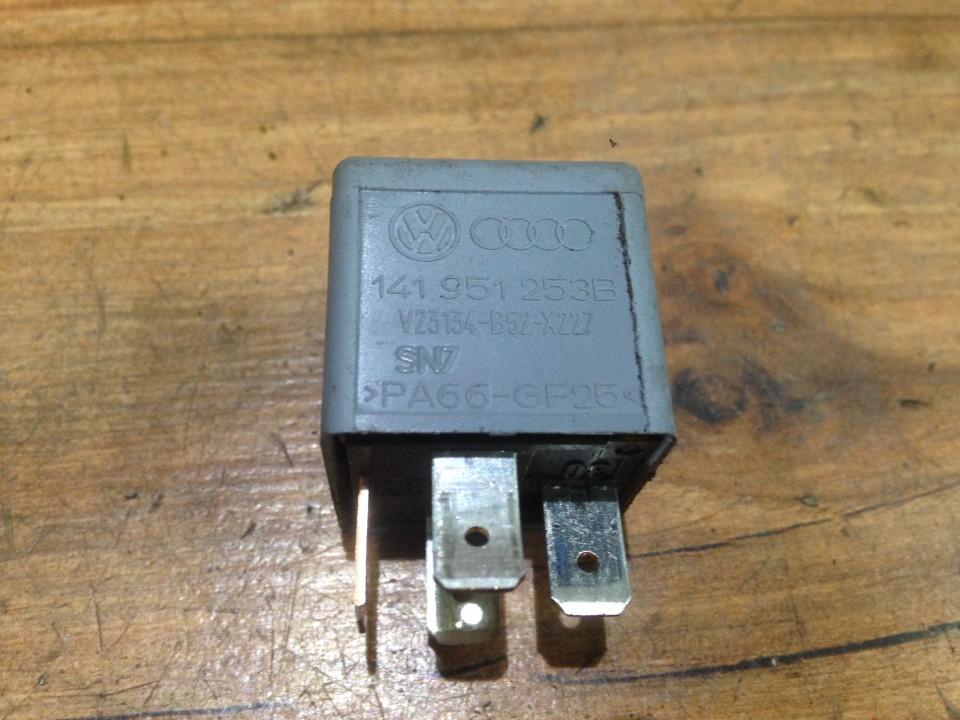141951253B Audi A8 1997 Relay module | EuroImpex