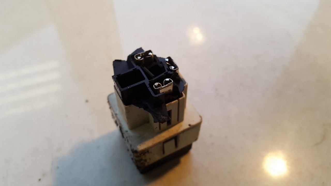 MB953383 USED Relay module Volvo V40 1998 - EIS00731513 | Used Auto ...