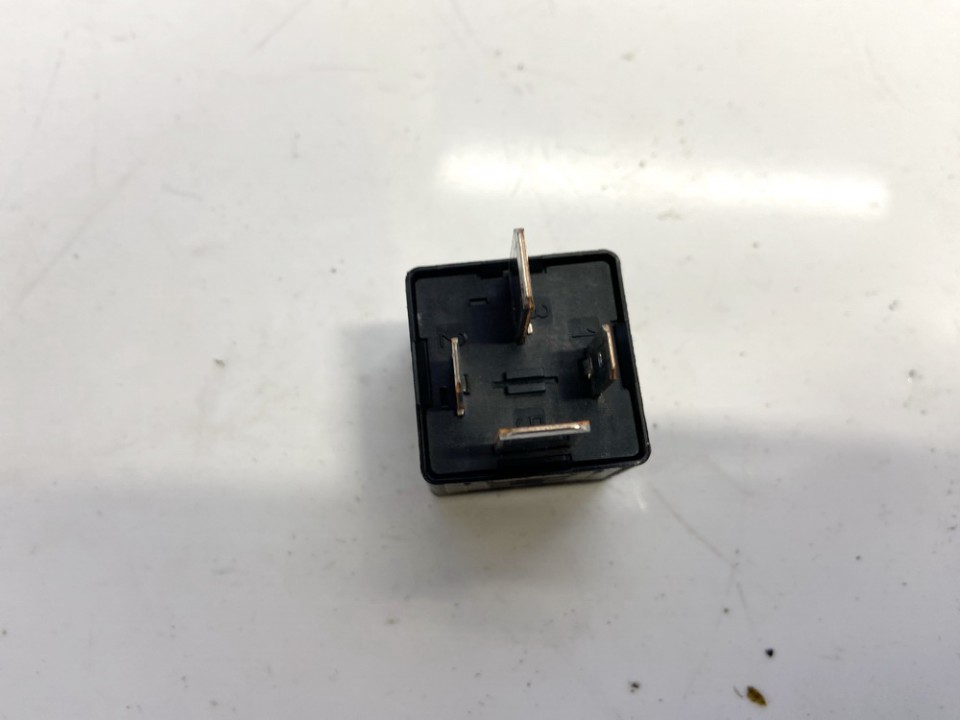 7m0951253a 95vw10k705ca Relay module Volkswagen Golf 1998 1.4L 4EUR ...
