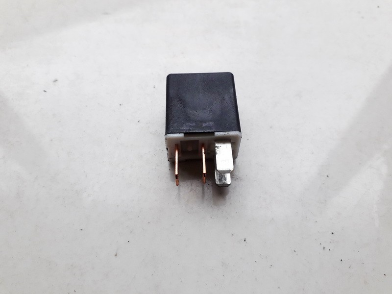 B115 4F17 Relay module Mazda 6 2004 2.0L - EIS00851604 | Used Auto ...