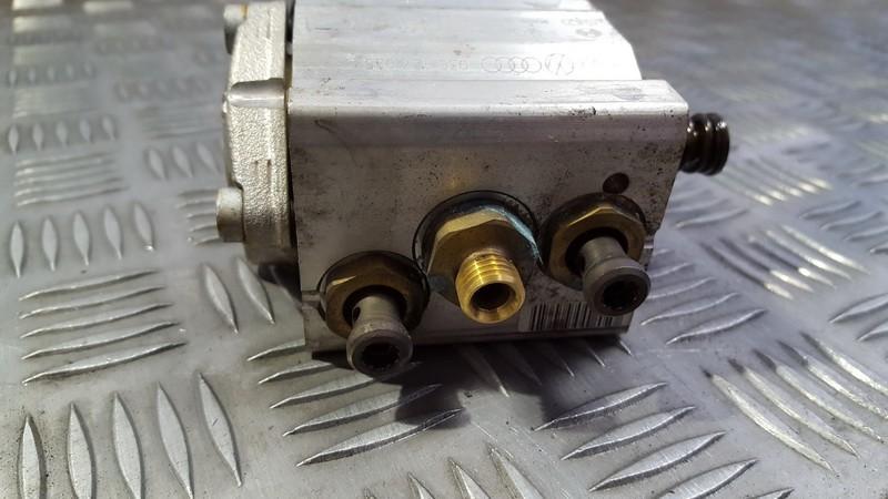 03C127025L 0261520024 High Pressure Injection Pump Volkswagen Golf 2004 ...