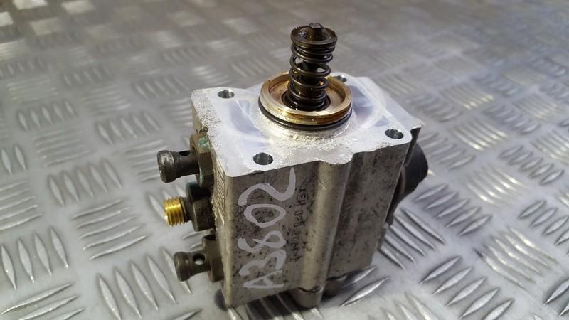 03C127025L 0261520024 High Pressure Injection Pump Volkswagen Golf 2004 ...