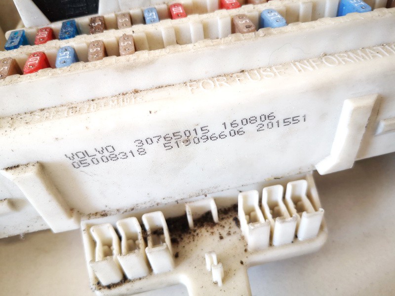 30765015 160806, 05008318, 519096606 Fuse box Volvo S40 2006 1.6L ...