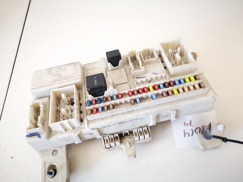 30765015 160806, 05008318, 519096606 Fuse box Volvo S40 2006 1.6L ...