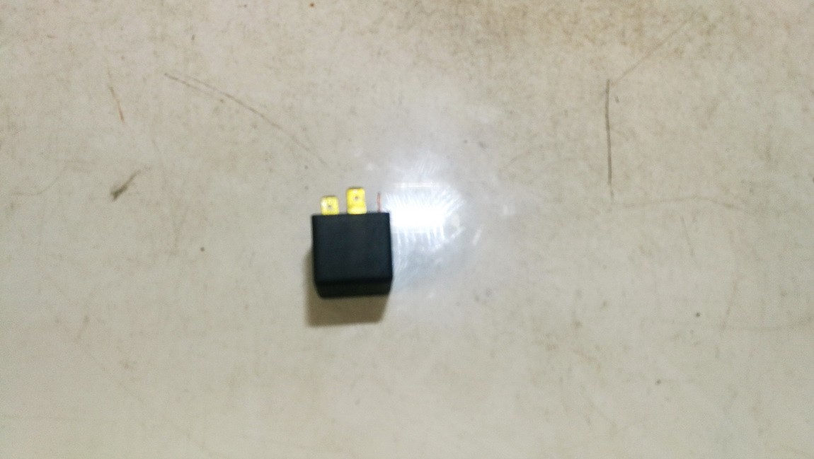9522438050 USED Relay module Hyundai XG 1999 3.0L - EIS00831684 | Used ...