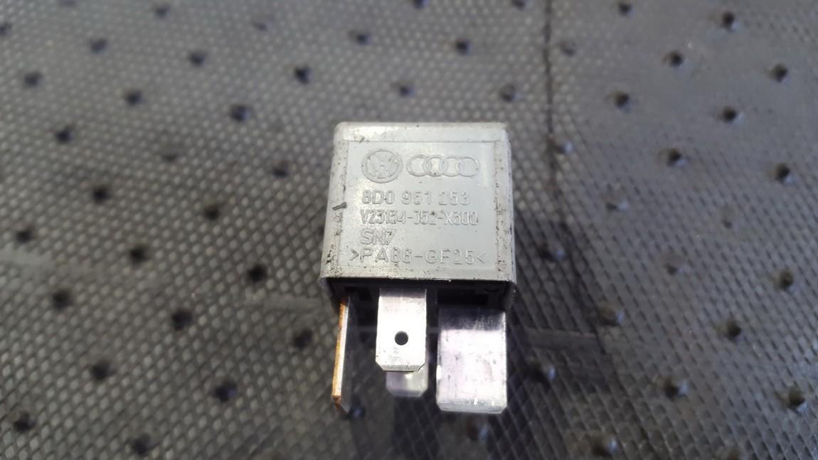 8D0951253 V23134-J52-X300 Relay module Volkswagen Passat 2000 2.8L ...