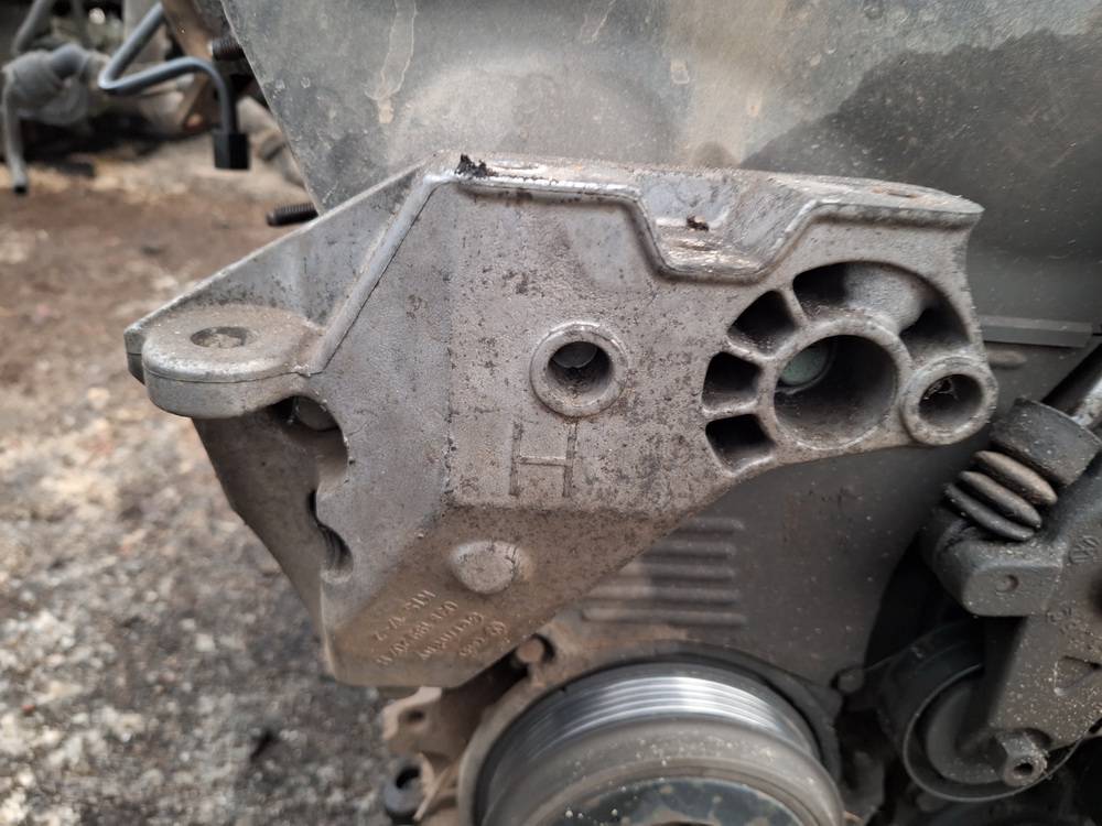 038199207h used Engine Mount Bracket and Gearbox Mount Bracket ...