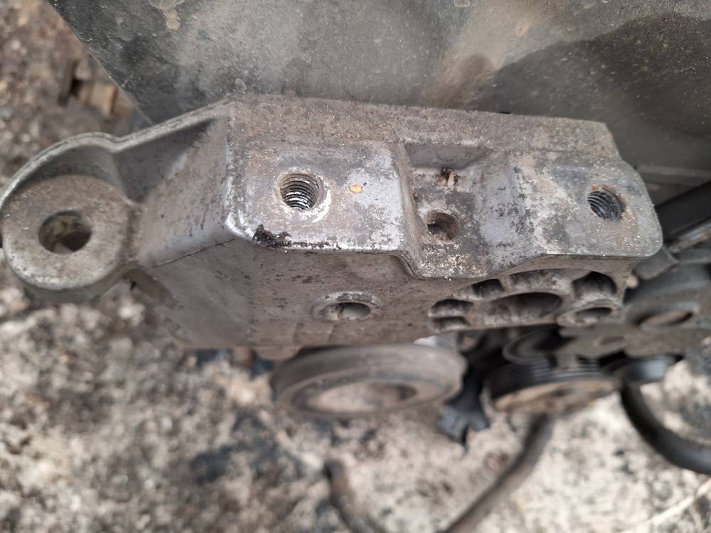 038199207h used Engine Mount Bracket and Gearbox Mount Bracket ...