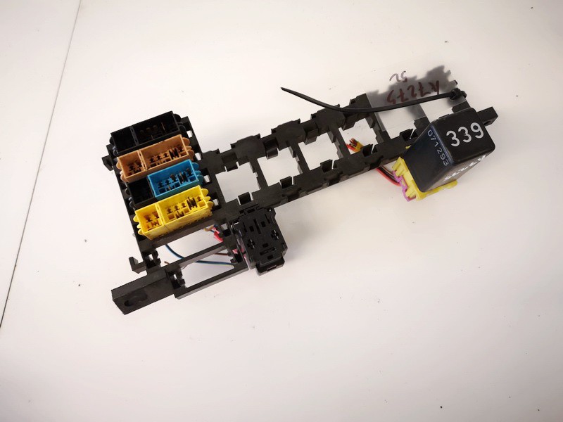 8a1937503 used Fuse box Audi 80 1994 1.9L - EIS01431712 | Used Auto ...