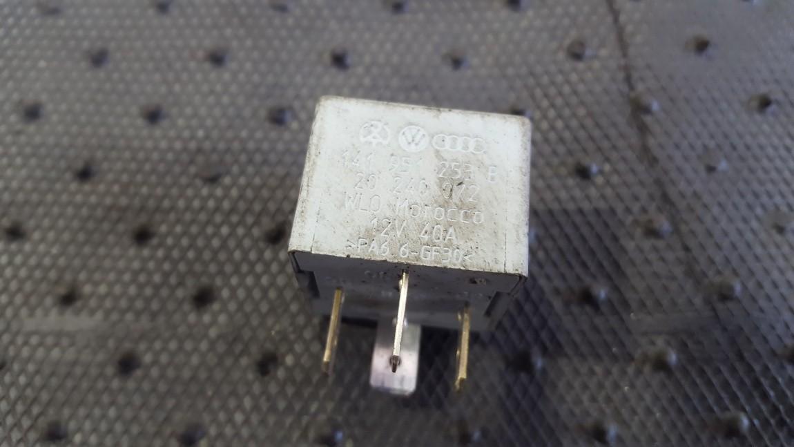 141951253B Volkswagen Passat 2008 Relay module | EuroImpex