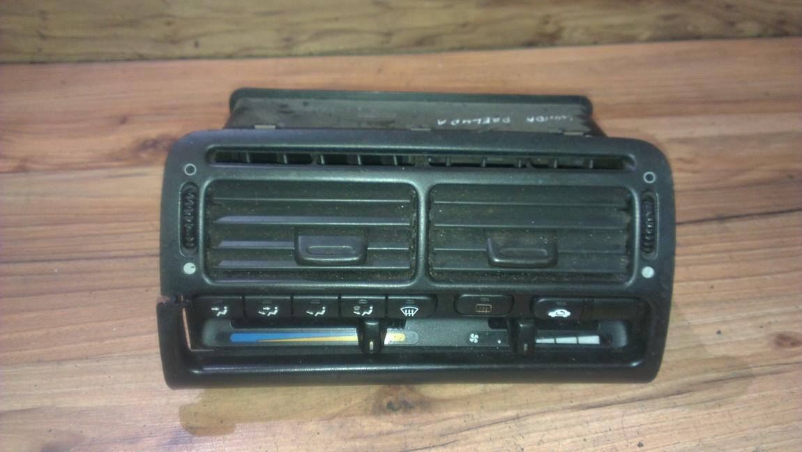 3131KG910 E355-5131-100 Climate Control Panel (heater control switches ...