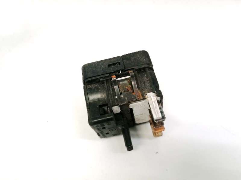 2d0959561g used Headlight Range Control Light Controller Lighting ...