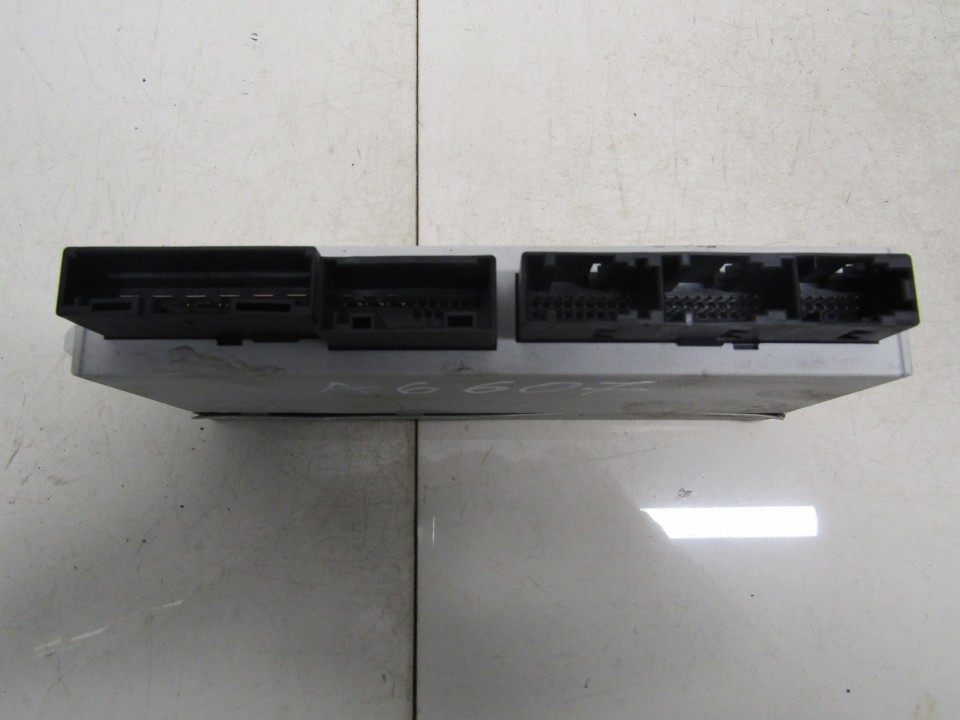 5WK48001 5WK4 8001,61.35-6929179.9 Door control relay (DOOR CONTROL ...