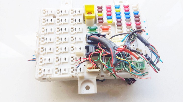 mn108319 8637a170, 1571h0a, 1791h0a1 Fuse box Mitsubishi Colt 2008 1.1L ...