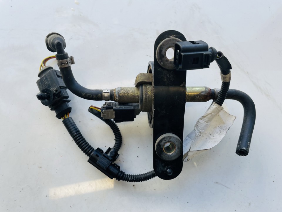 4B0963303 200026601 Webasto Fuel Pump Volkswagen Passat 2000 ...