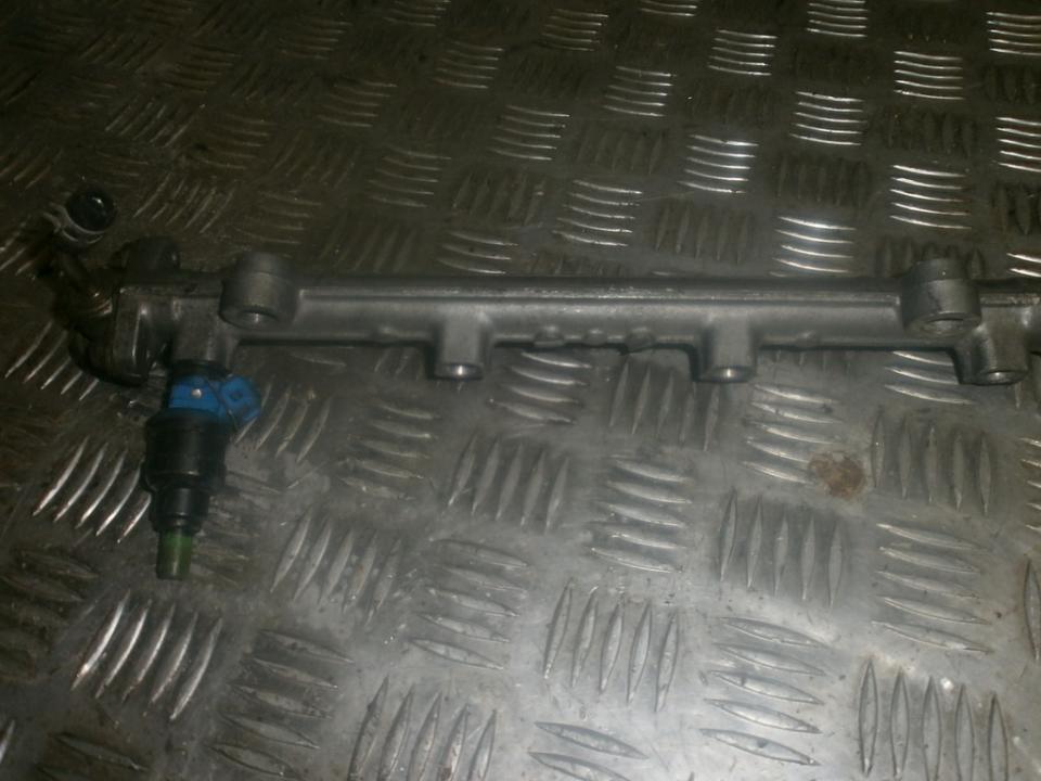 mdh182 inp062 Fuel injector rail (injectors)(Fuel distributor ...