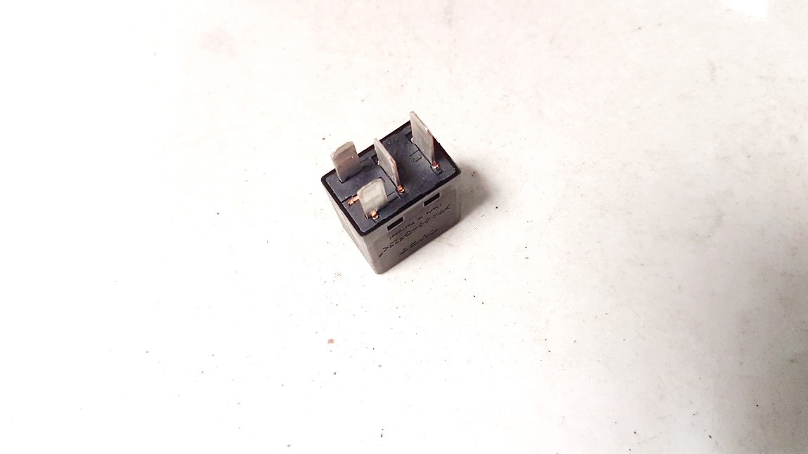 5m5t14b192aa 5m5t-14b192-aa, v23074-a1801-x17 Relay module Ford Kuga ...