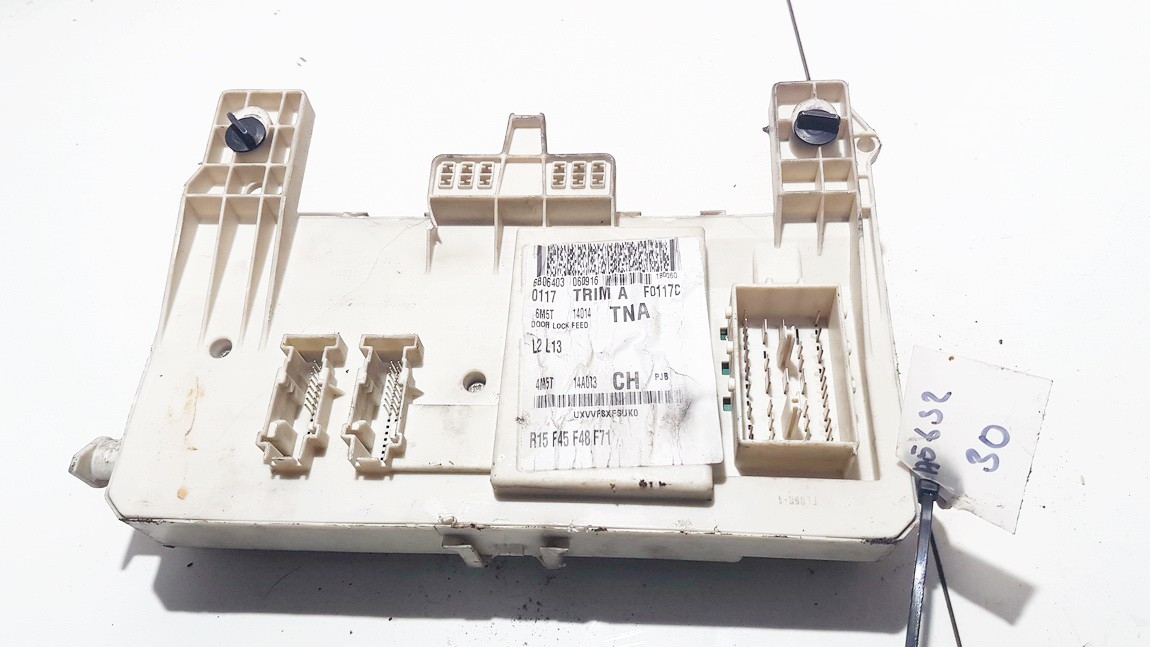 97RA000001 97RA-012018 Fuse box Ford Focus 2006 1.6L - EIS00952065 ...