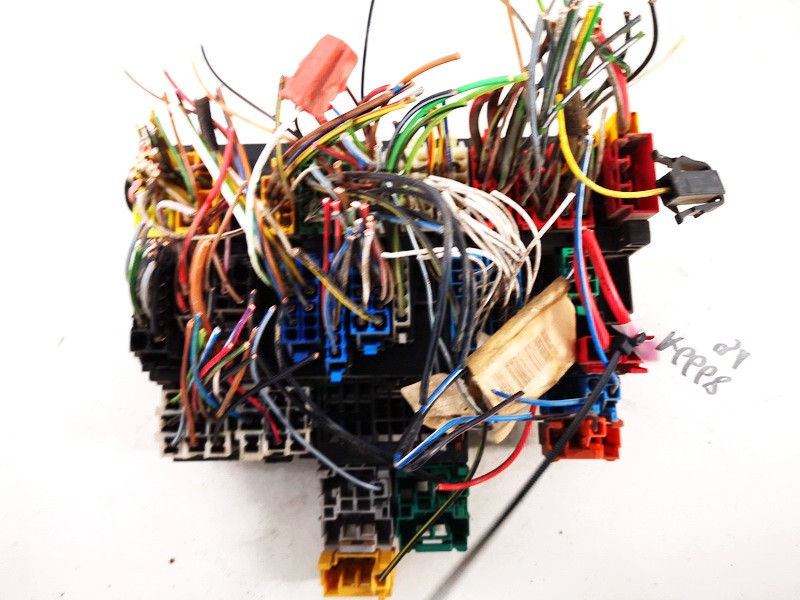 357937039 used Fuse box Volkswagen Transporter 1996 1.9L - EIS01192104 ...