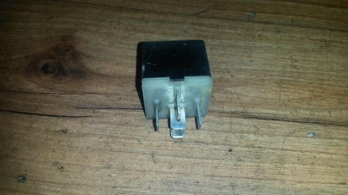 56006707 831592415 Relay module Chrysler Voyager 1999 1.8L ...