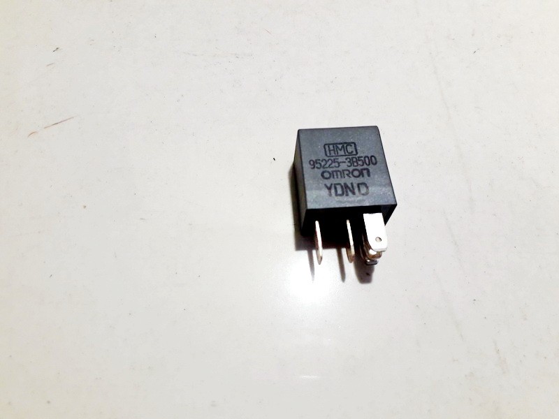 952253b500 used Relay module Hyundai Trajet 2008 2.0L - EIS00842162 ...