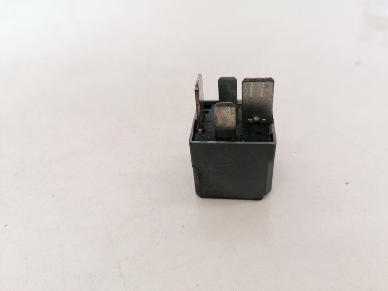 13500120 3760 Relay module Opel Insignia 2011 2.0L - EIS01342163 | Used ...