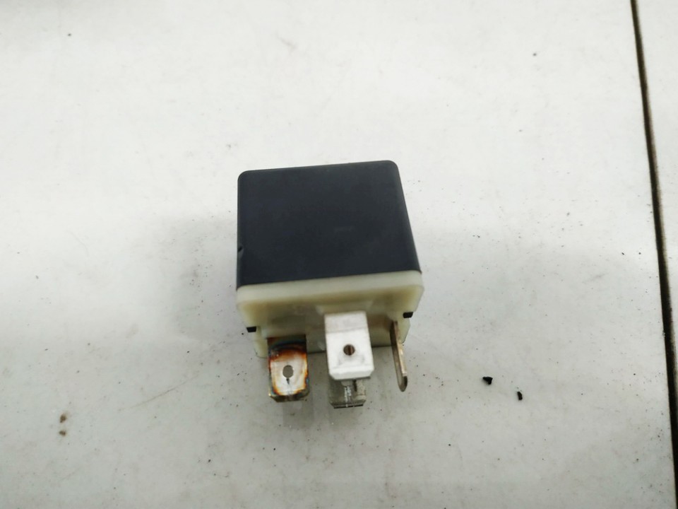 056006707 68832c Relay module Chrysler Voyager 2000 2.5L - EIS01250221 ...