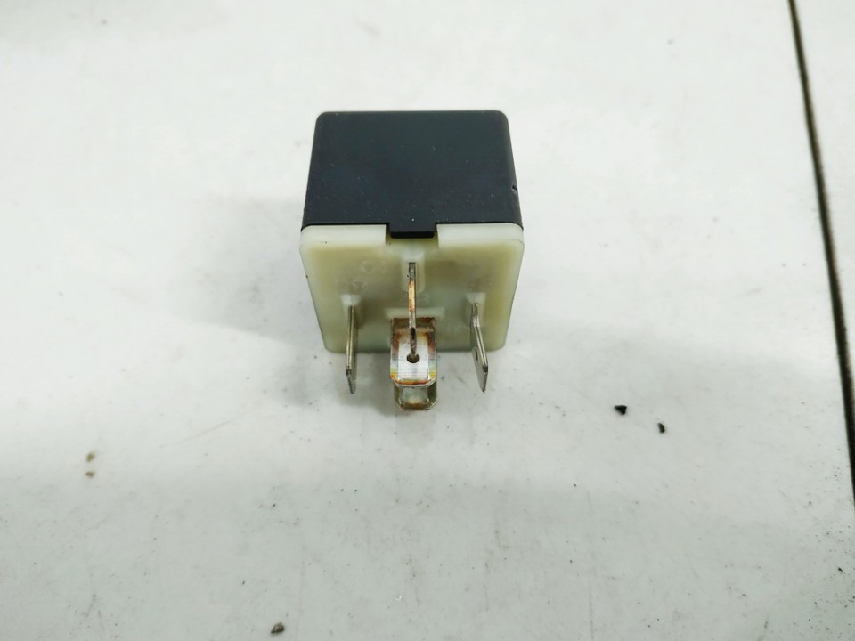 056006707 68832c Relay module Chrysler Voyager 2000 2.5L - EIS01250221 ...