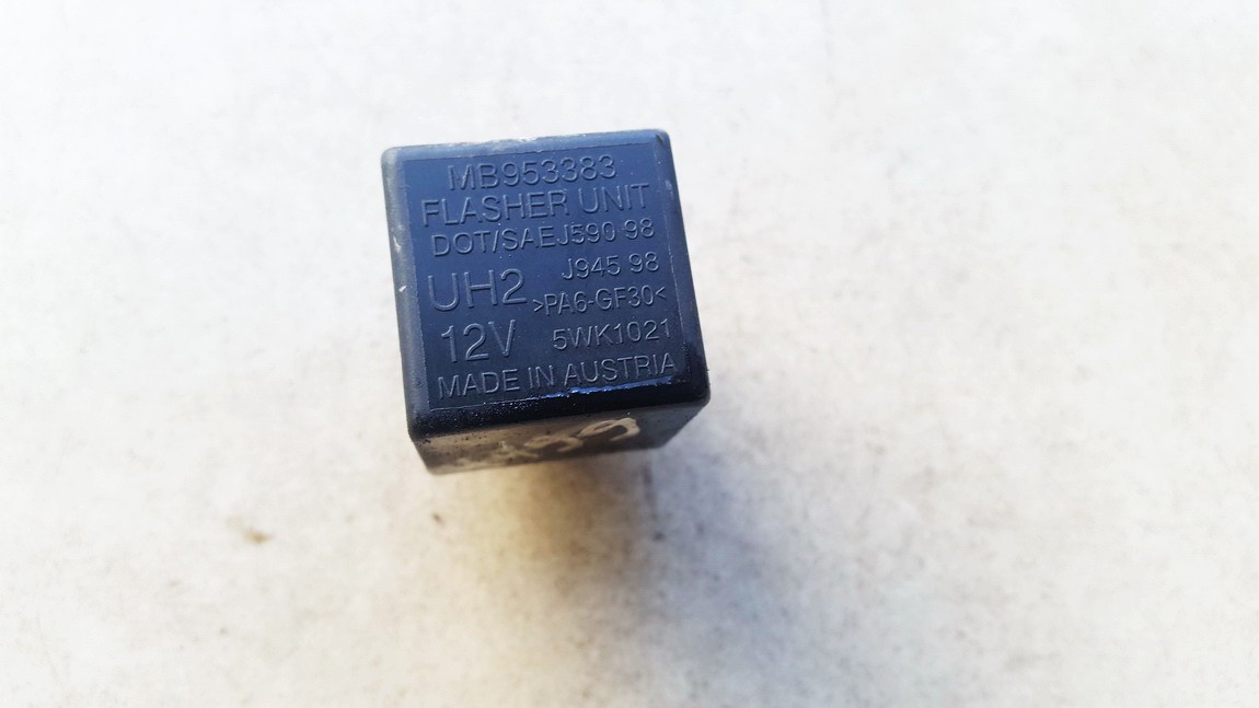 MB953383 USED Relay module Volvo V40 2000 1.9L - EIS00792229 | Used ...