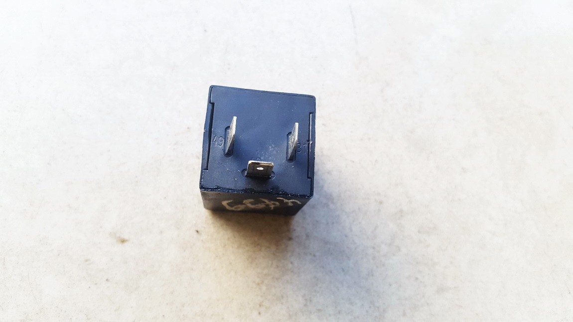 MB953383 USED Relay module Volvo V40 2000 1.9L - EIS00792229 | Used ...