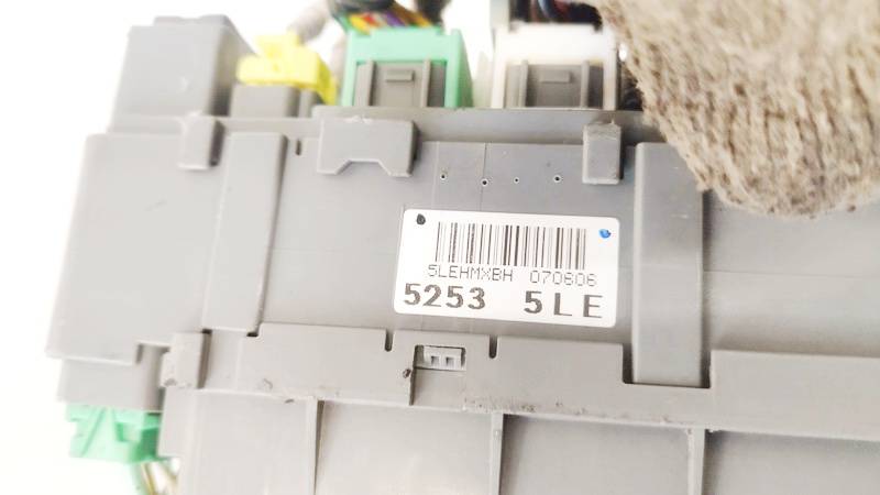 A000011 A-000011, 5LEHMXBH Fuse box Honda Civic 2007 1.3L - EIS02242285 ...