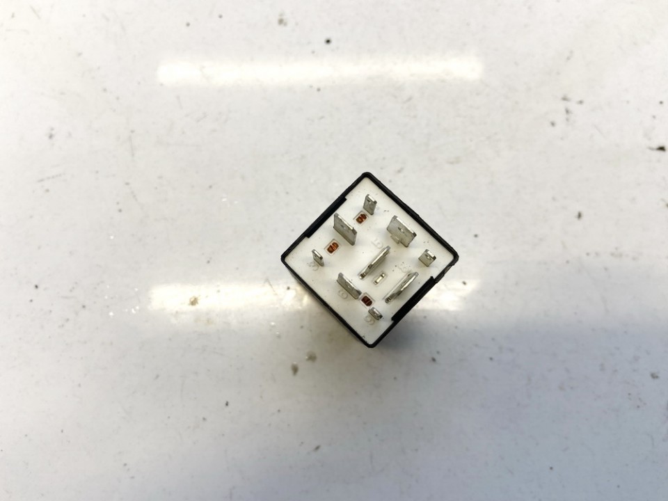 3A0927181 61233005 Relay module Audi A4 1998 1.9L - EIS01532321 | Used ...