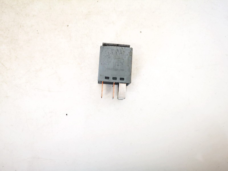 61366919112 61.36-6919112 Relay module BMW 1-Series 2005 - EIS01170243 ...