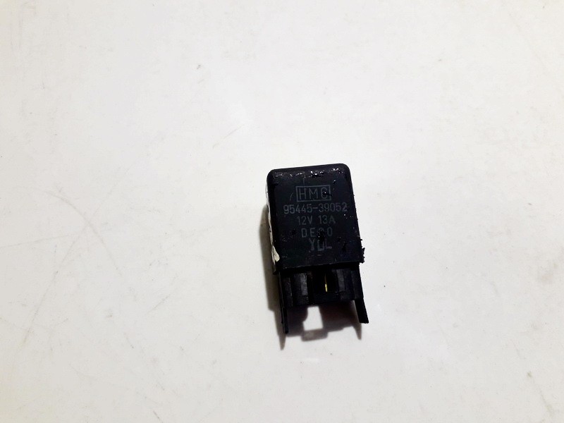 9544539052 used Relay module Hyundai Trajet 2004 2.0L - EIS00842431 ...