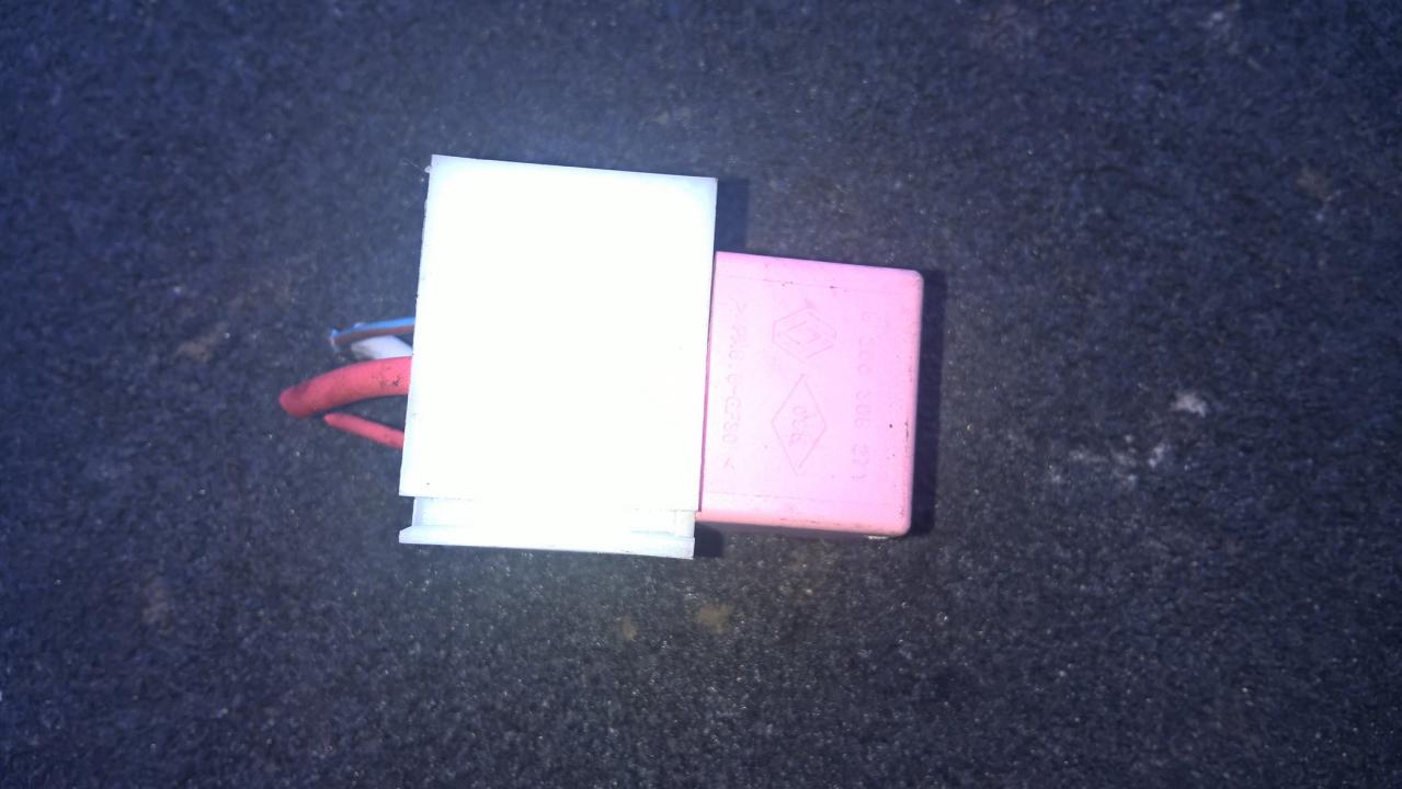 8200308271 20420041 Relay module Renault Scenic 2004 1.5L - EIS00092467 ...