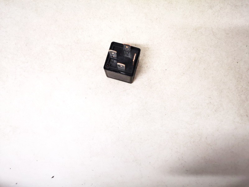 90464760 v23134-k52-x220 Relay module Opel Astra 2000 1.7L ...