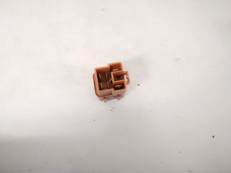 2523079964 used Relay module Nissan Almera Tino 2001 2.2L - EIS01232518 ...